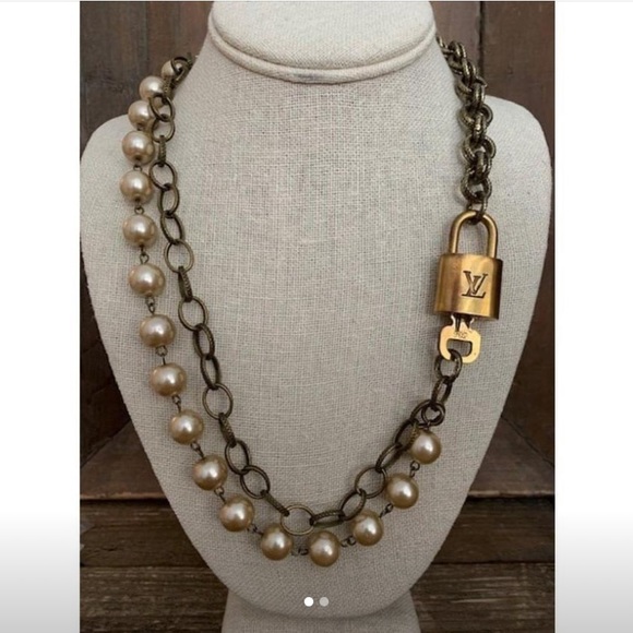 Erin Knight Designs | Jewelry | Padlock Pearl And Chain Necklace | Poshmark